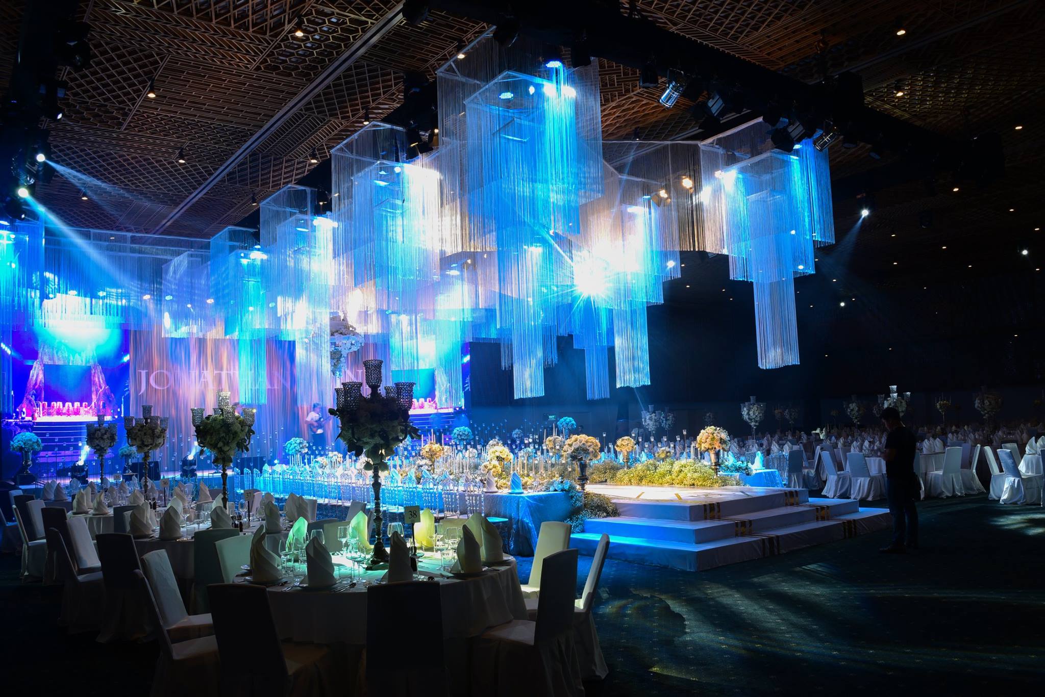 Thường xuyên tổ chức các sự kiện đình đám, công ty sở hữu GEM Center ...