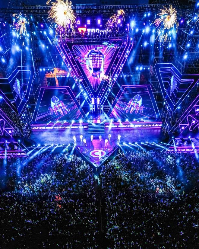 Beyond The Future: Khi sức mạnh công nghệ kết hợp ngôi sao khiến giới ...