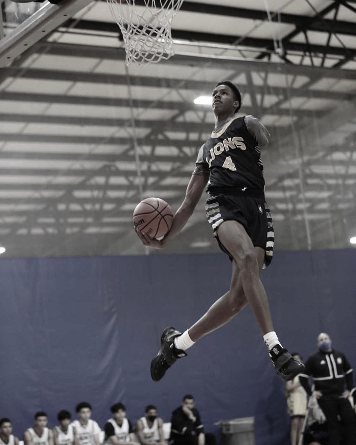 LEBRON JAMES' 'I PROMISE SCHOOL' MAKES MIRACLES: ONE-ARMED BASKETBALL ...