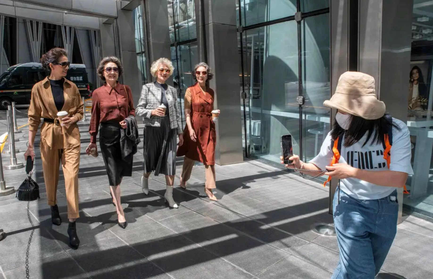 Old people in China: Daily filming TikTok, rapping, earning hundreds of ...