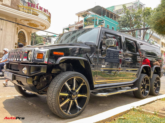 'Khủng long' Hummer H2 độ 6 bánh tại Việt Nam: Kích thước khổng lồ ...