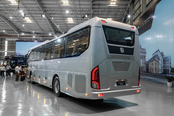 THACO ra mắt xe buýt Mercedes-Benz tại Việt Nam: 2 phiên bản, nhiều ...