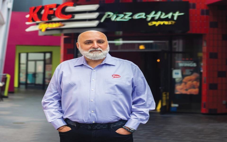 18 tuổi làm thêm ở KFC, 30 năm sau người đàn ông này sở hữu chuỗi cửa ...