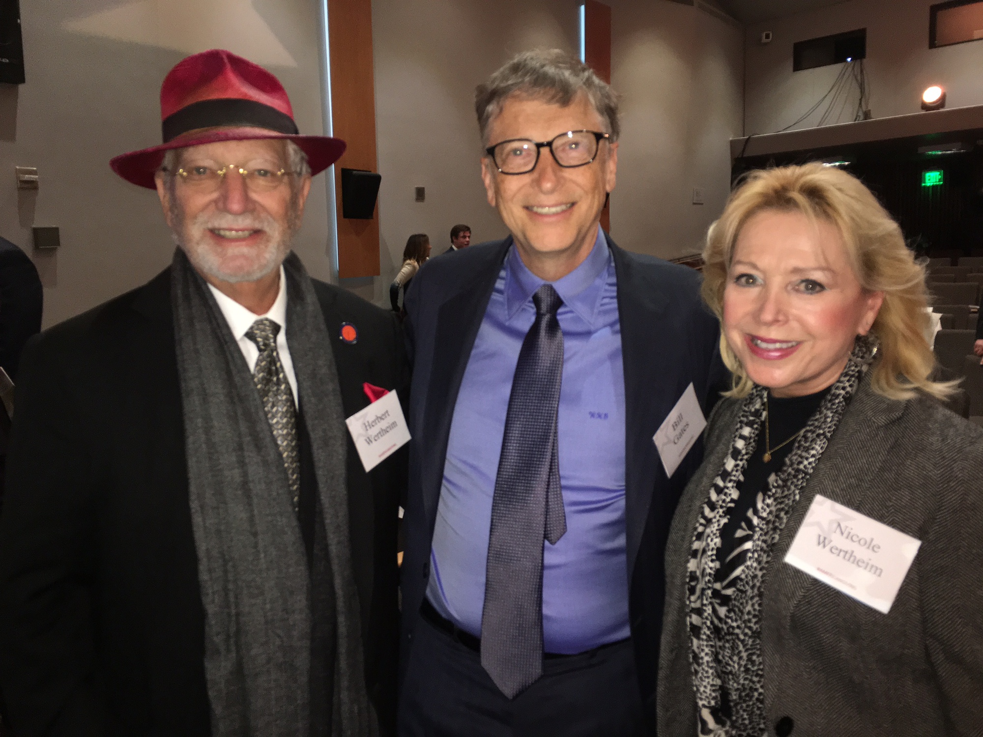 Bác sĩ nhãn khoa trở thành tỷ phú nhờ đầu tư theo bí kíp của Warren ...