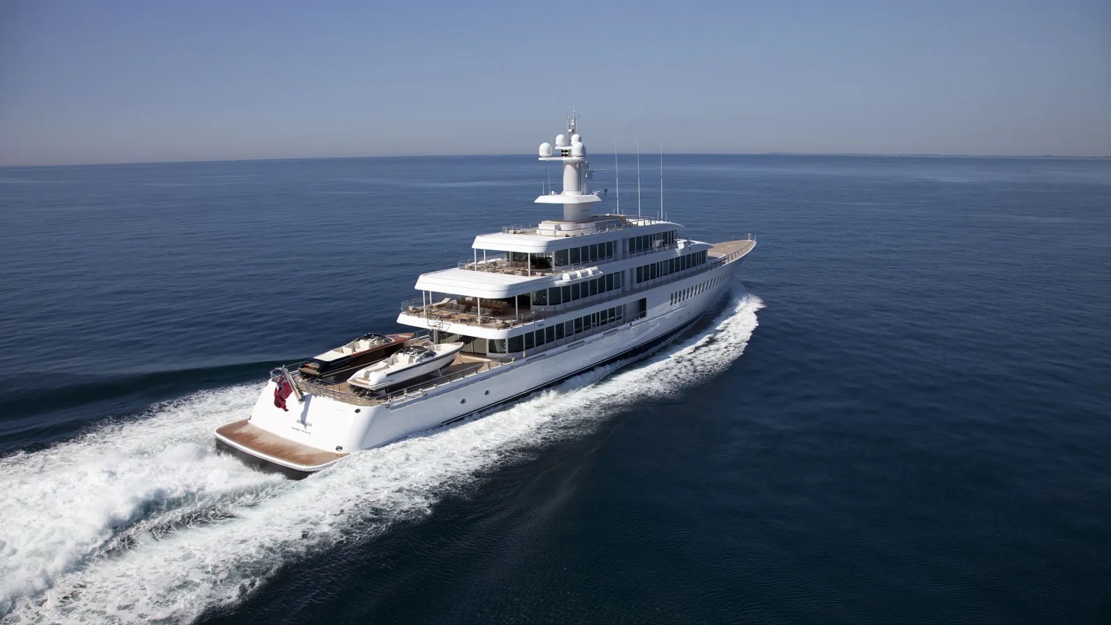 Bên trong siêu du thuyền tiện nghi đậm chất samurai Nhật Bản của tỷ phú ...