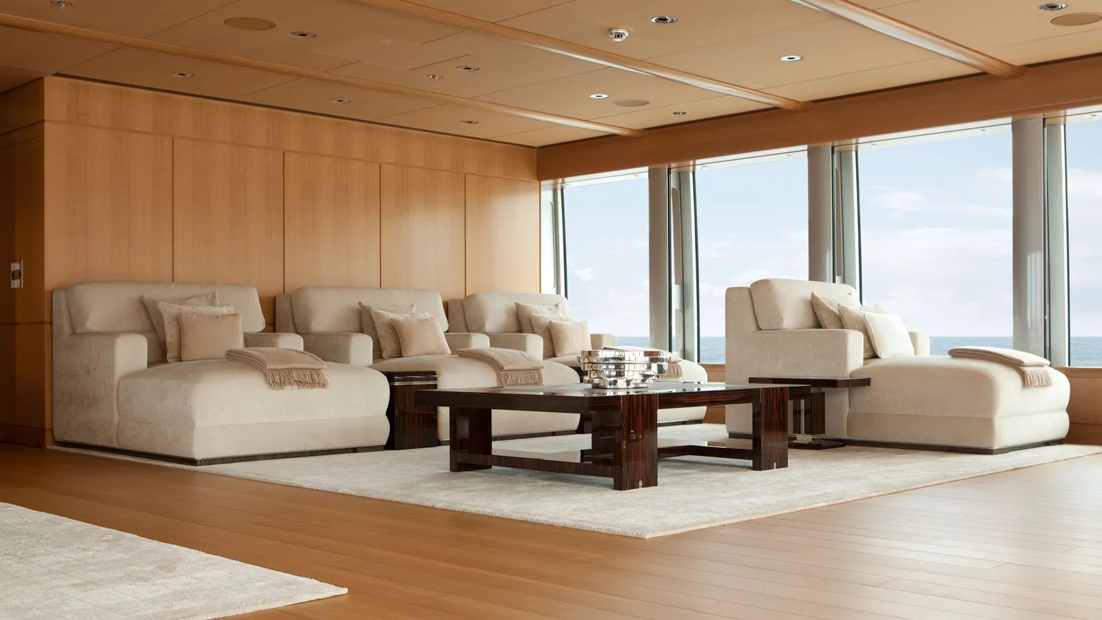 Bên trong siêu du thuyền tiện nghi đậm chất samurai Nhật Bản của tỷ phú ...