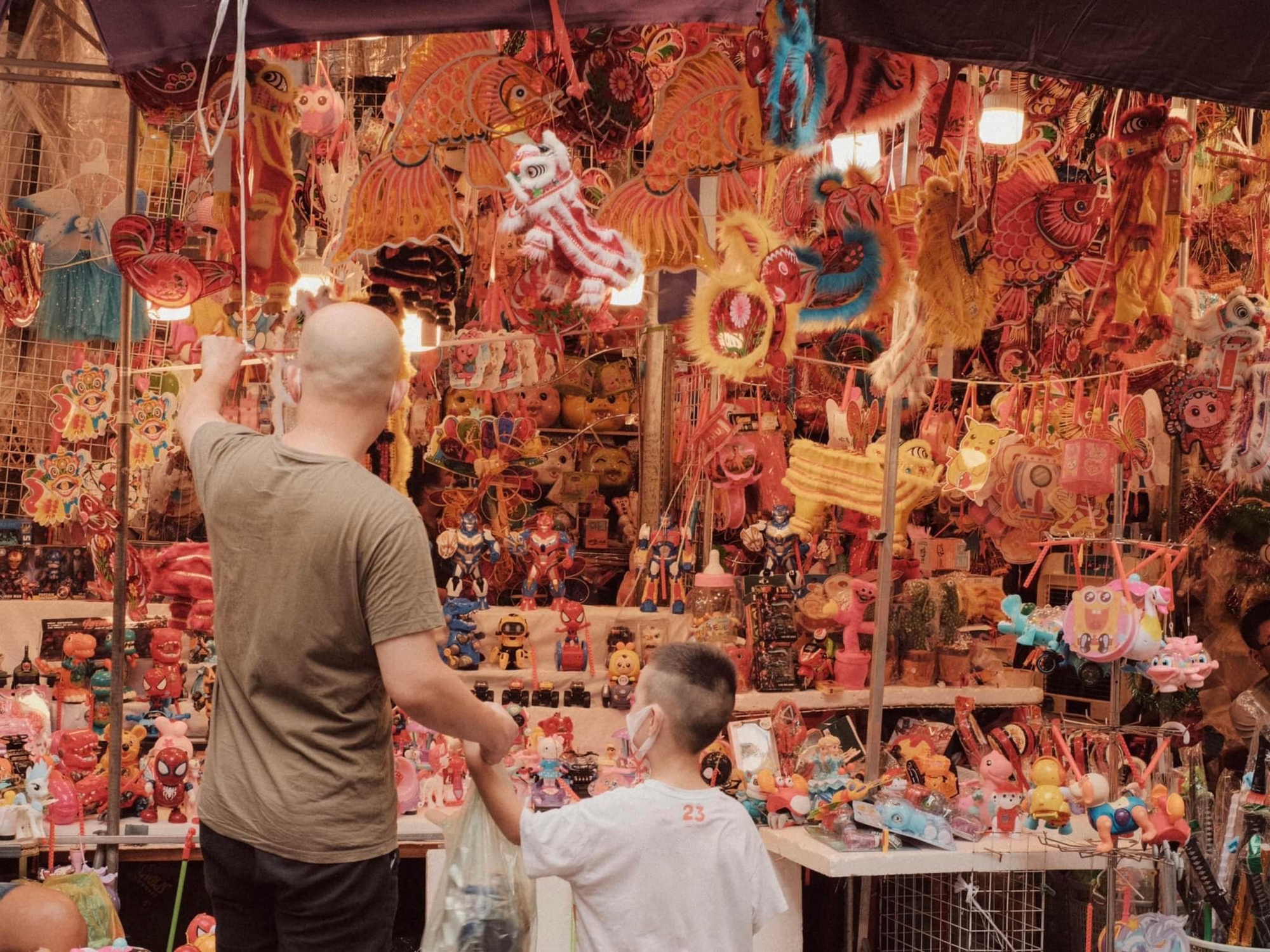 Hang Ma - a hundred-year-old street witnessing all the joys and sorrows ...