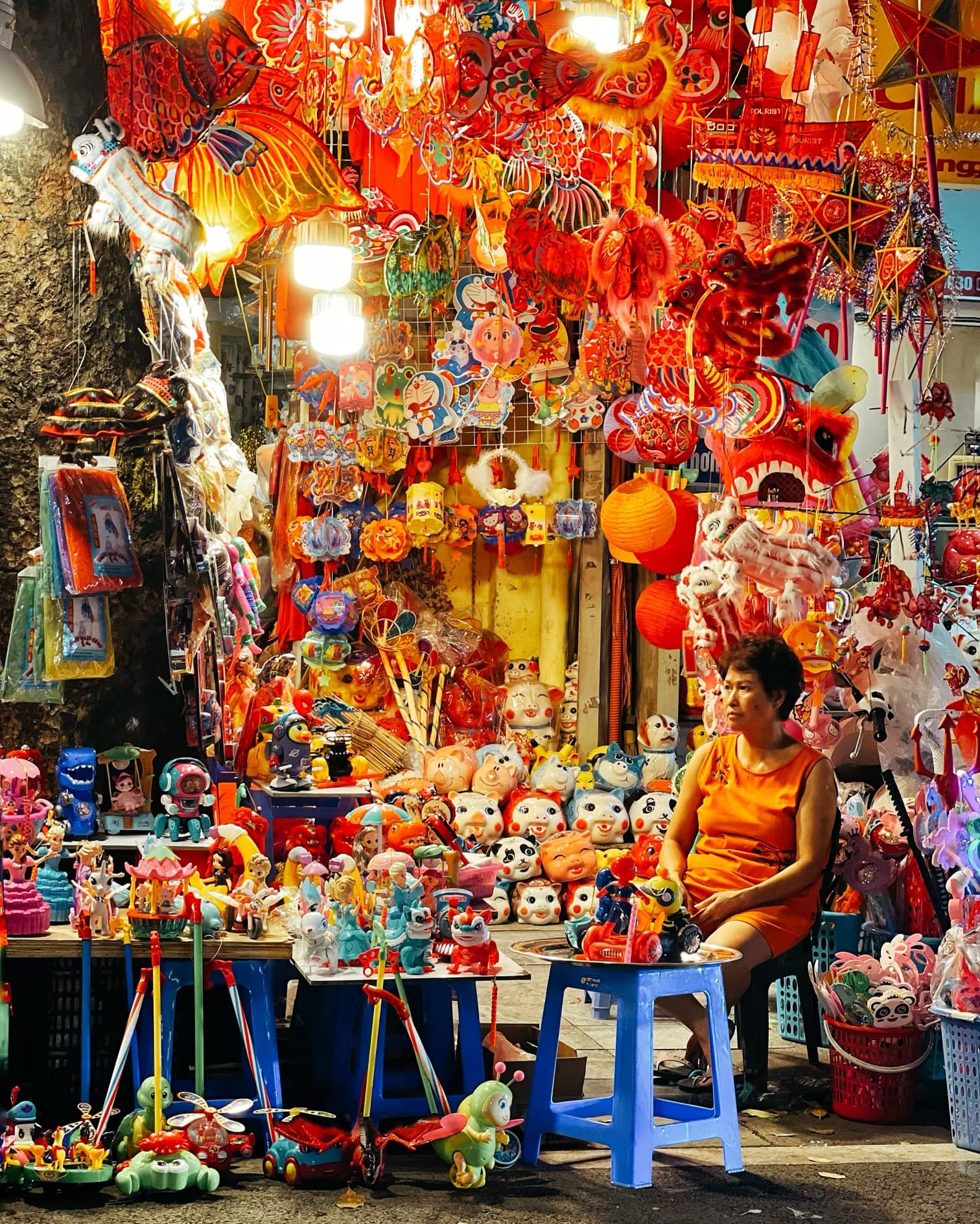 Hang Ma - a hundred-year-old street witnessing all the joys and sorrows ...