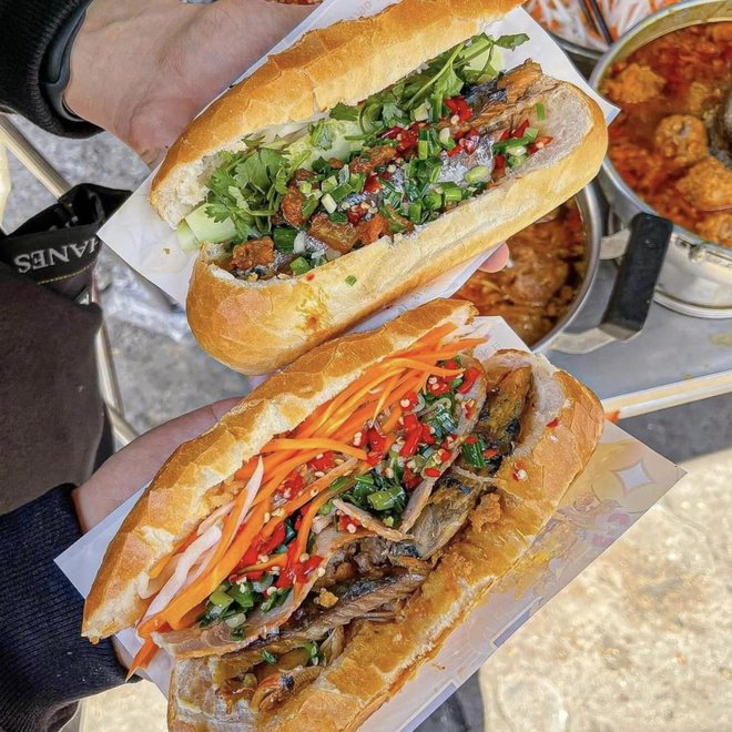 Ngoài pa-tê và thịt nguội, bánh mì Việt Nam có thêm nhiều biến tấu lạ ...