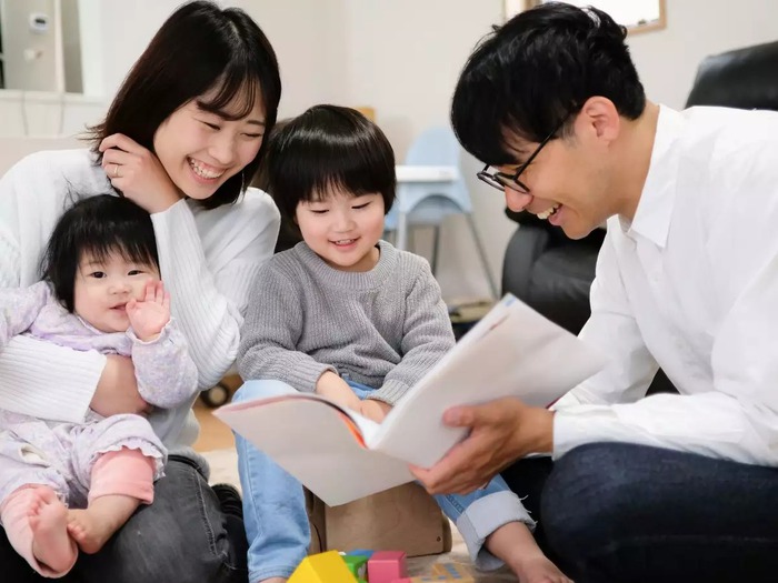 How do Japanese families educate their children about financial ...
