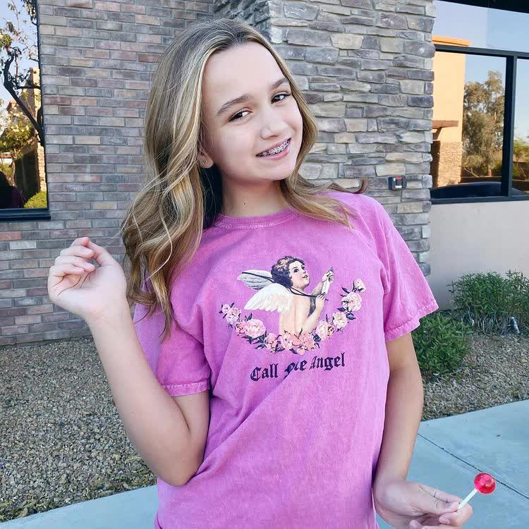 Nổi tiếng nhờ biểu cảm khó đỡ khi mới 2 tuổi, cuộc sống của 'cô bé meme ...