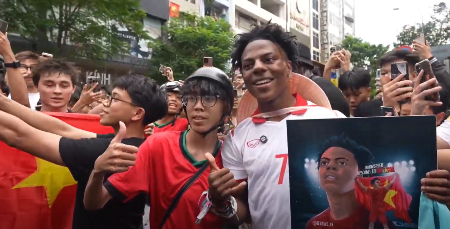 Hiện tượng toàn cầu IshowSpeed sang Việt Nam làm “náo loạn” phố đi bộ, đút fan ăn bánh mì Huỳnh ...