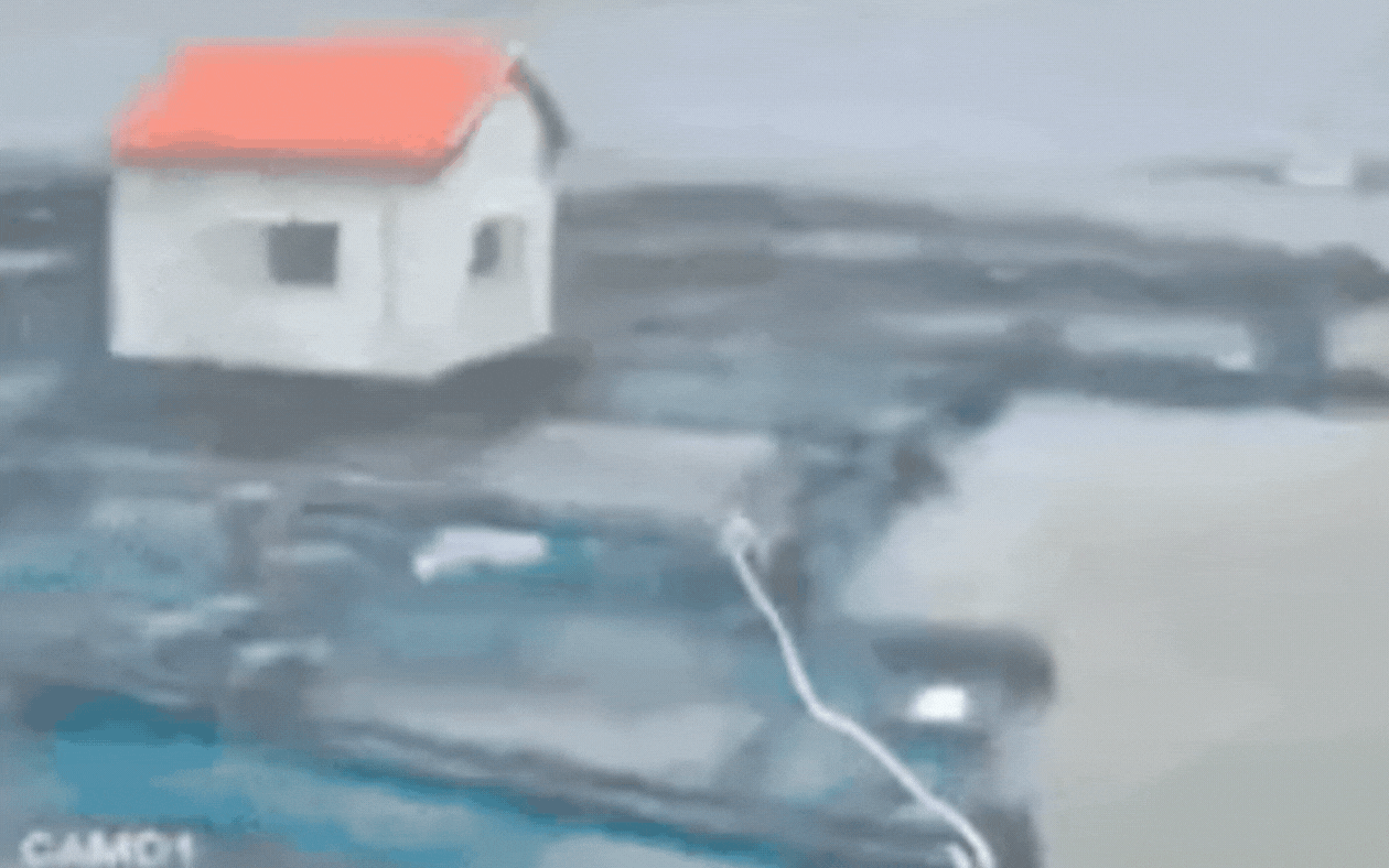 Bão Matmo đã càn quét Trung Quốc, gió giật 151km/h, đánh bay mọi thứ: Những hình ảnh cho thấy sự ...