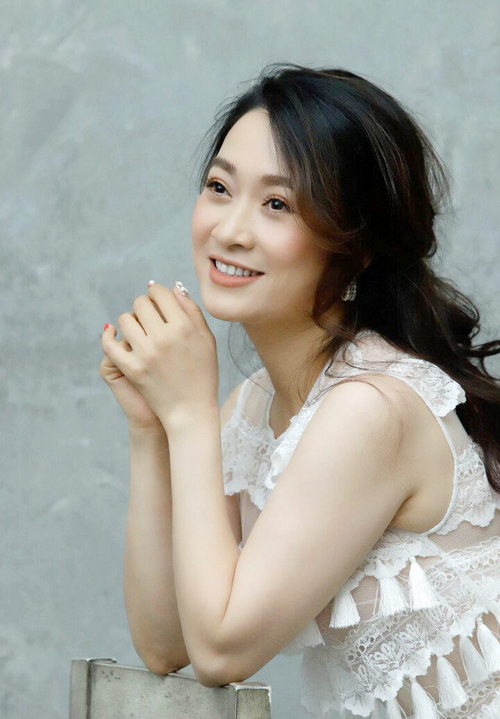 Diễn viên Thu Nga nổi tiếng với vai Thương "Phía trước là bầu trời" cuộc sống hiện ra sao?