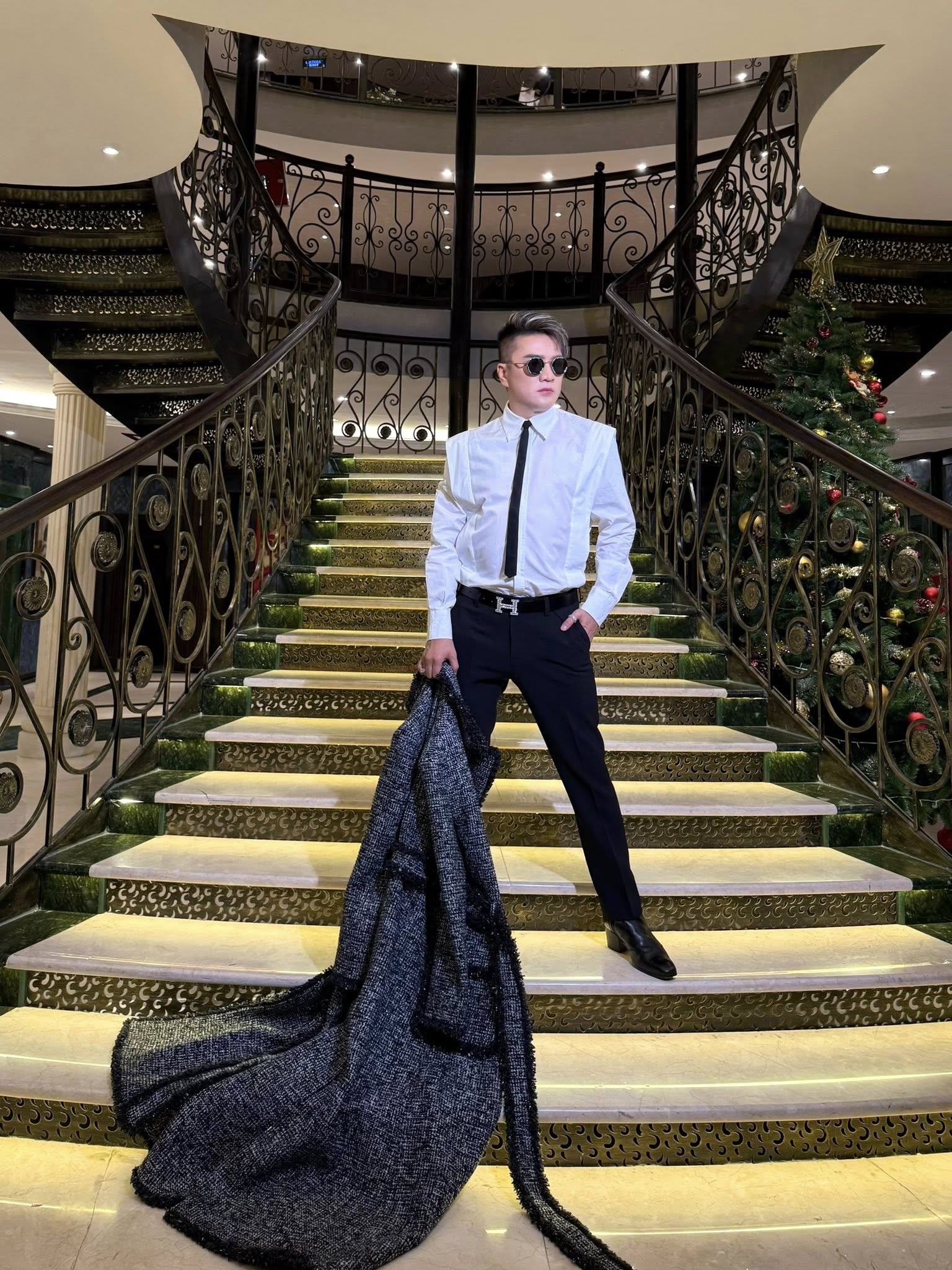 Cận cảnh nơi bán cafe của "ông hoàng nhạc Việt" đình đám một thời ở tuổi 55