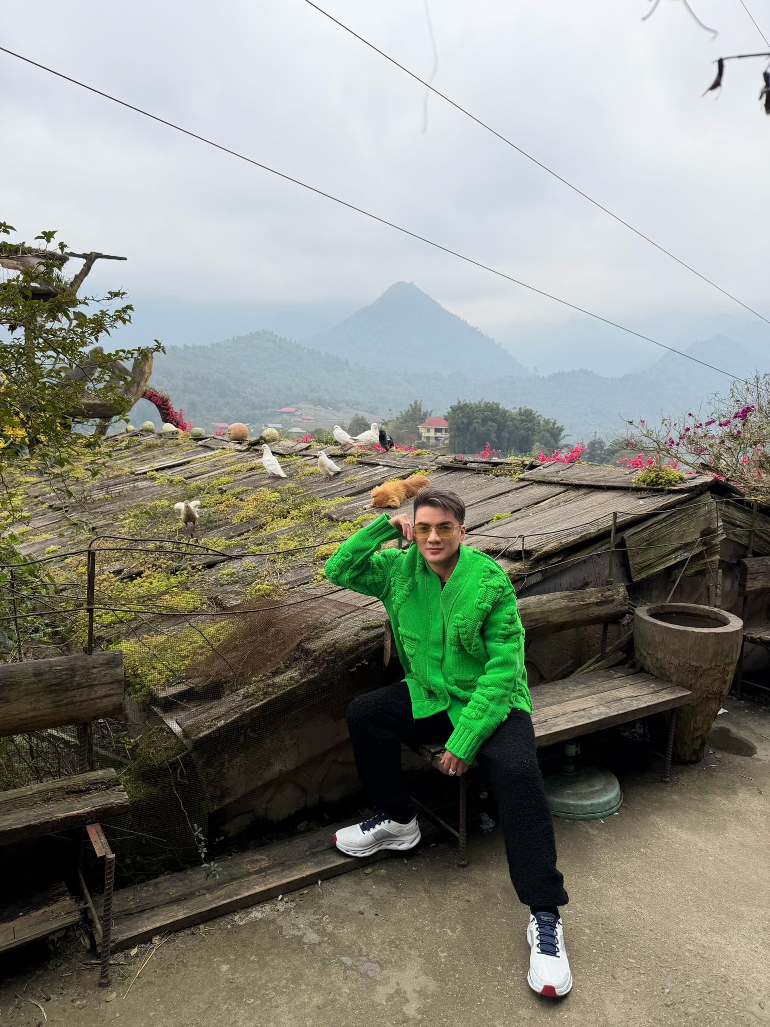 Cận cảnh nơi bán cafe của "ông hoàng nhạc Việt" đình đám một thời ở tuổi 55