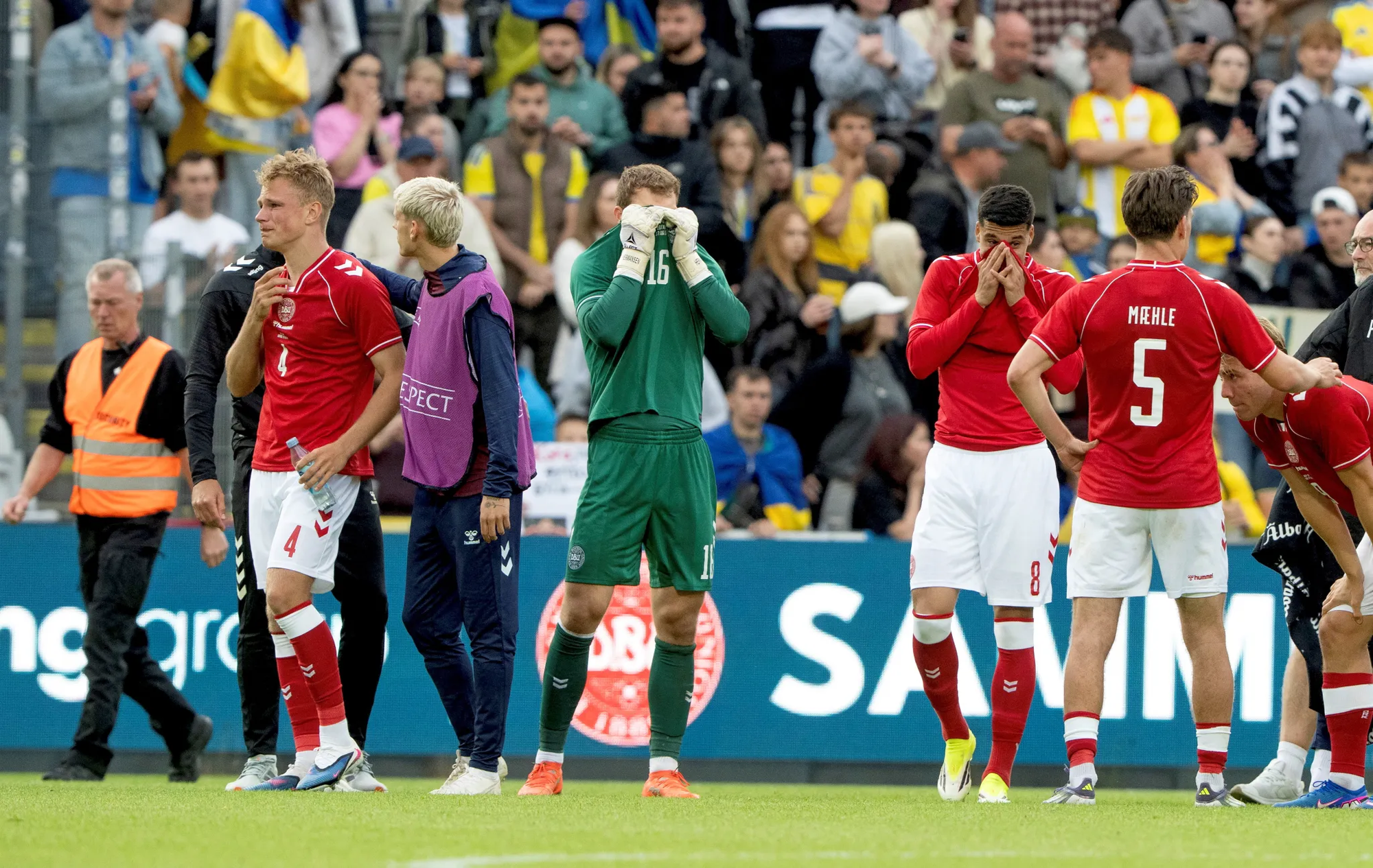 Christian Eriksen đang ở bên gia đình và sắp xuất viện sau sự cố gục ...