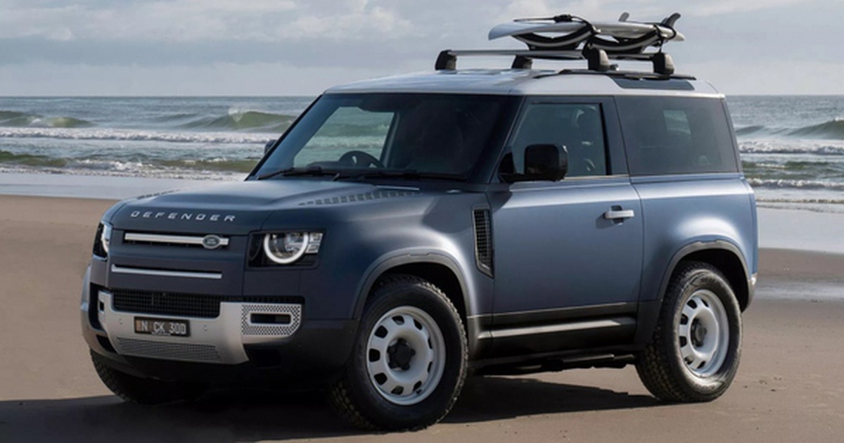 Chiêm ngưỡng Land Rover Defender Pacific Blue Edition giá hơn 2 tỷ đồng
