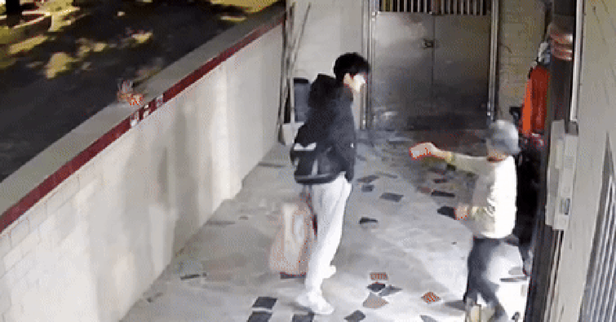 Camera ghi lại cảnh bà ngoại chạy theo cháu để có "giao dịch bí mật ...