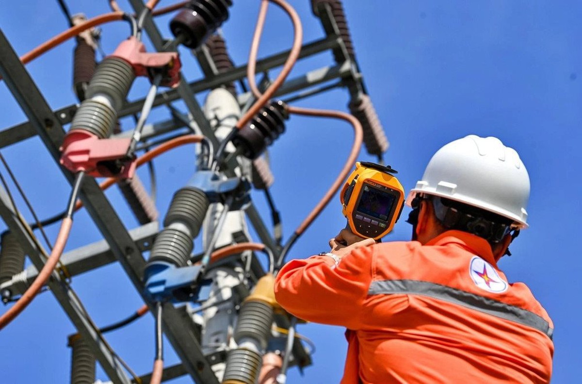 EVN bất ngờ thoát lỗ năm 2024 nhờ tăng giá điện