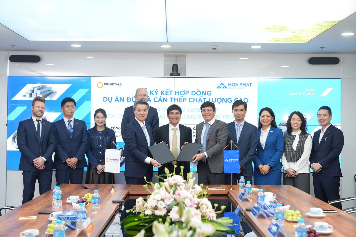 Tỷ phú Trần Đình Long chuẩn bị lắp dây chuyền làm thép đường ray, tanh ...