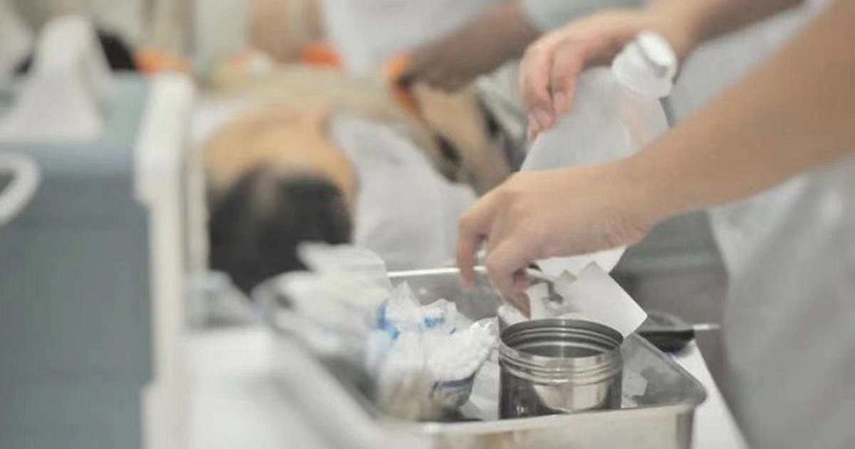 Sau cơn nhồi máu não, tôi sống trong "cái xác vô hồn" không cử động ...