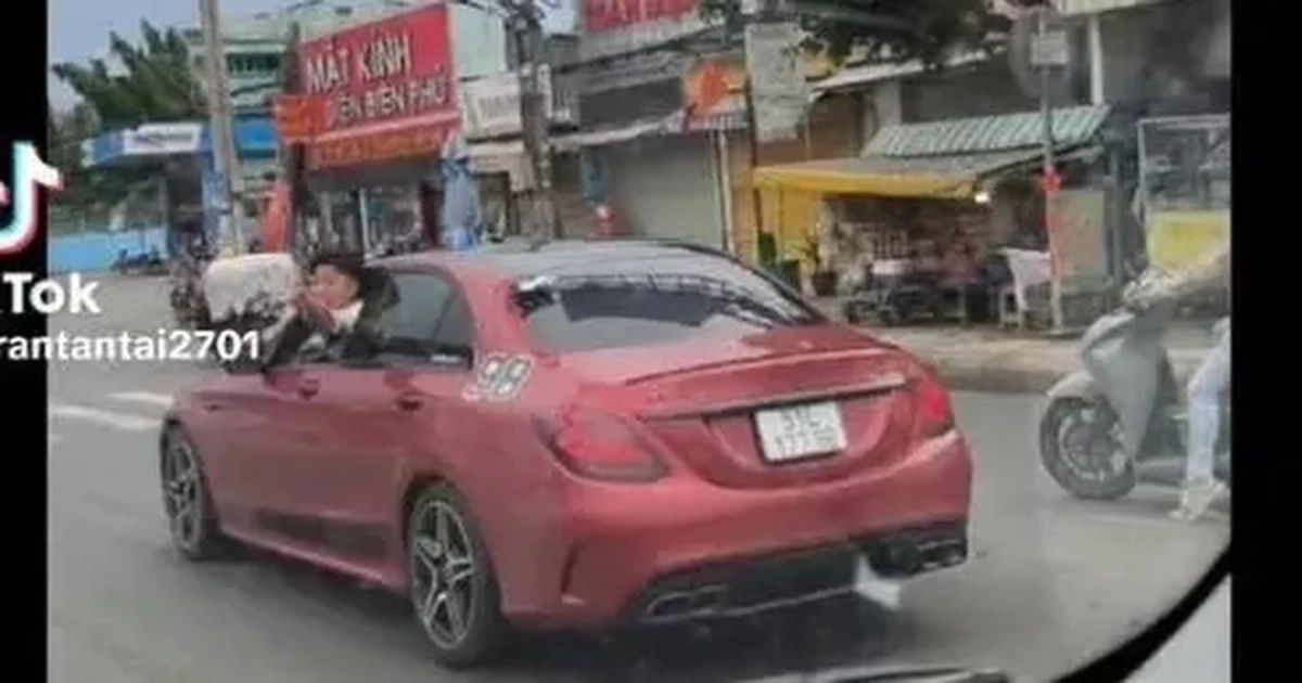 Truy tìm lái xe Mercedes 'quậy' trên đường