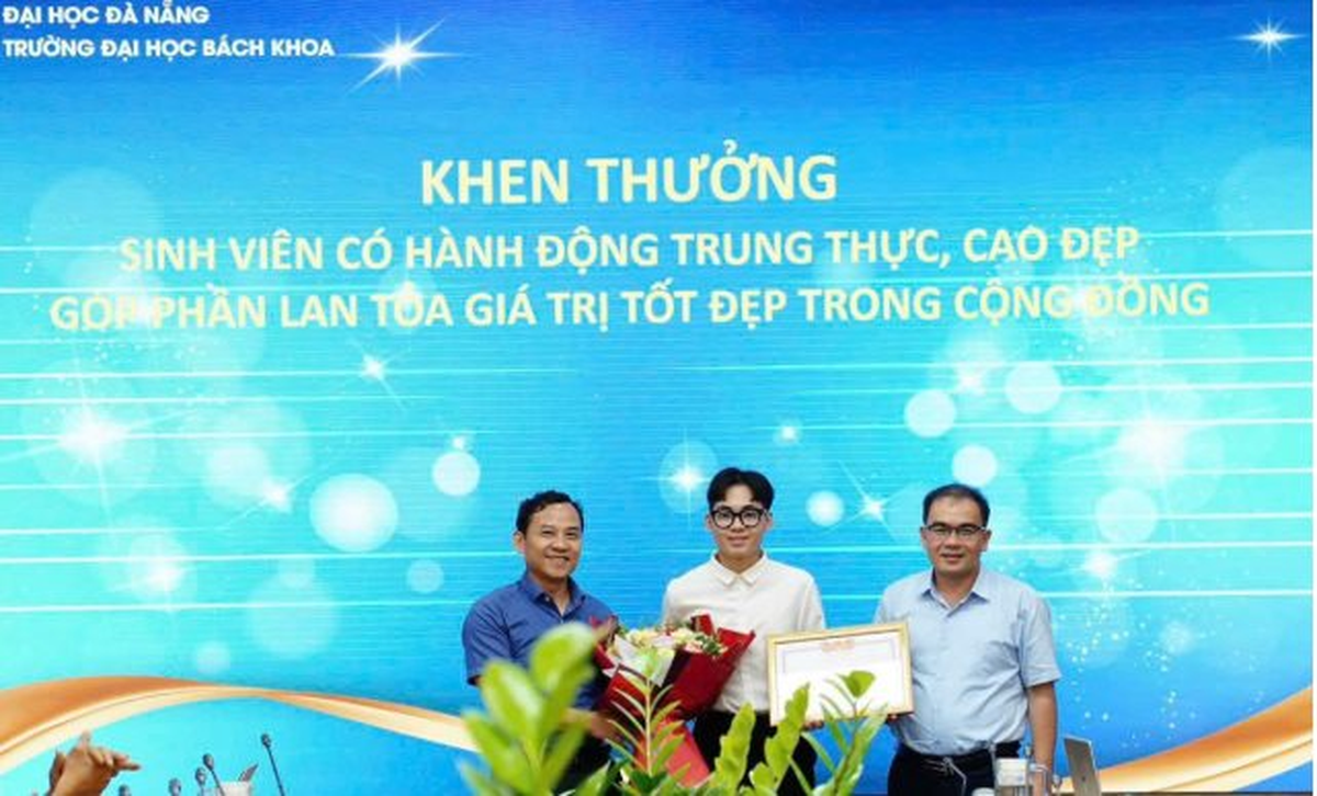 Công an điều tra giao dịch chuyển khoản 900 triệu đồng của sinh viên ĐH ...