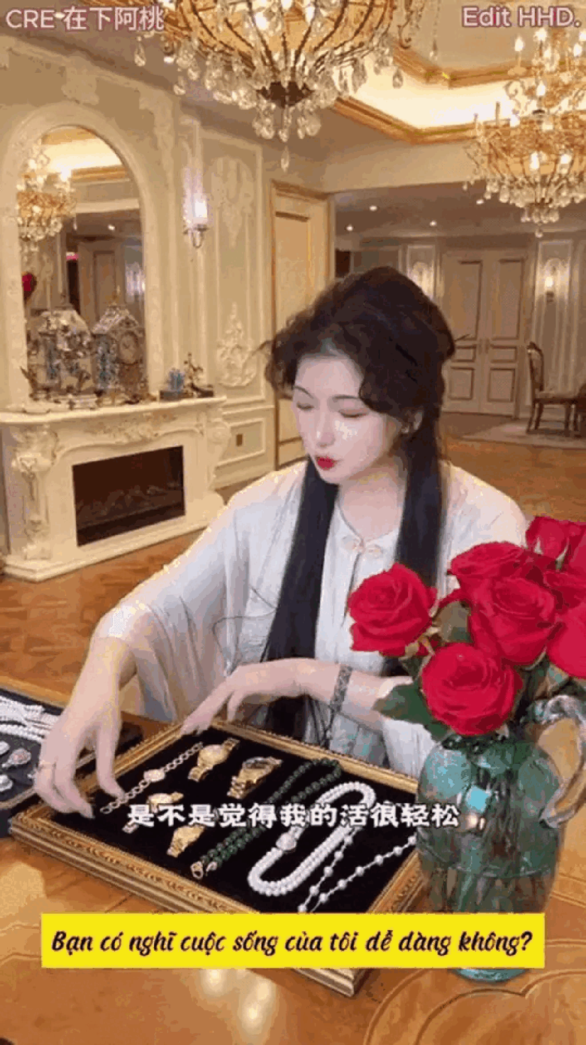 "Phú bà" bị chồng phản bội khiến 1,4 tỷ dân chú ý: Sở hữu biệt phủ rộng ...