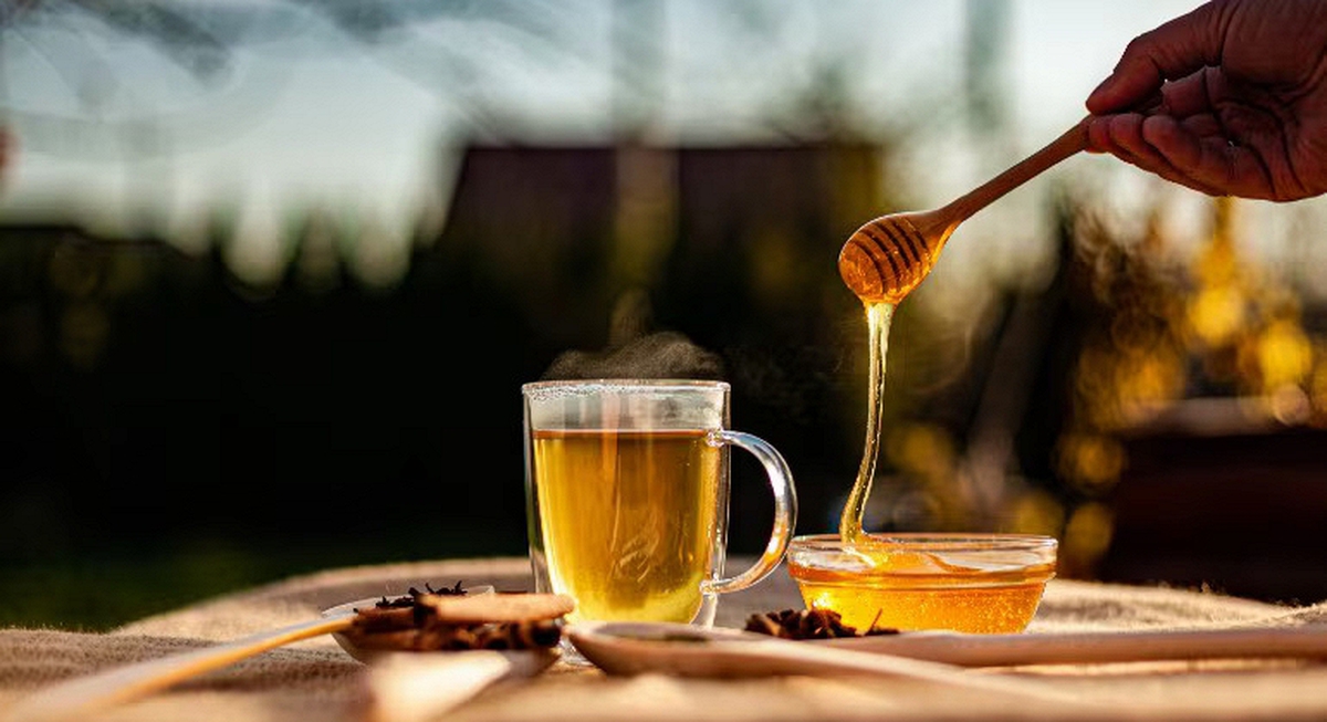 Người phụ nữ uống nước pha mật ong suốt 1 năm, đi khám sức khỏe bác sĩ ...