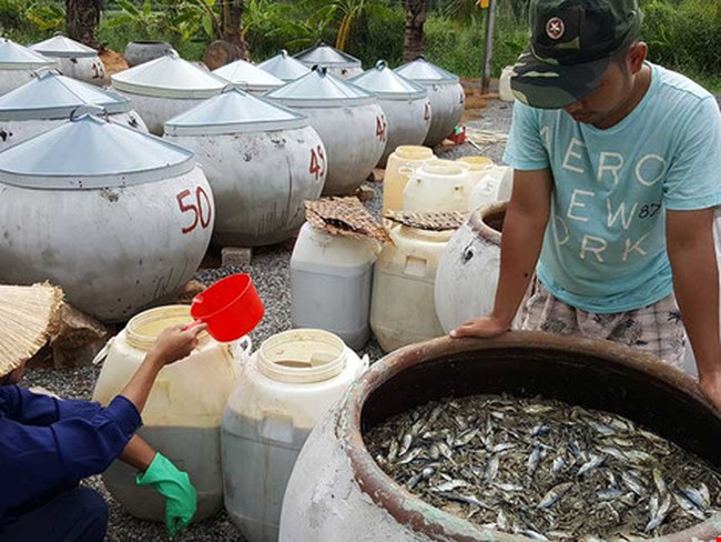 Nước mắm truyền thống có quyền khởi kiện Vinastas