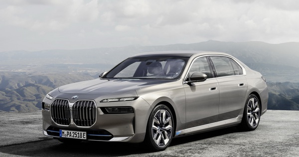 BMW vén màn sedan chạy điện đẳng cấp nhất i7 - dáng truyền thống nhưng ...