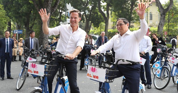 Chân dung Thủ tướng Hà Lan Mark Rutte: Thích đi xe đạp, vẫn đi dạy vào ...