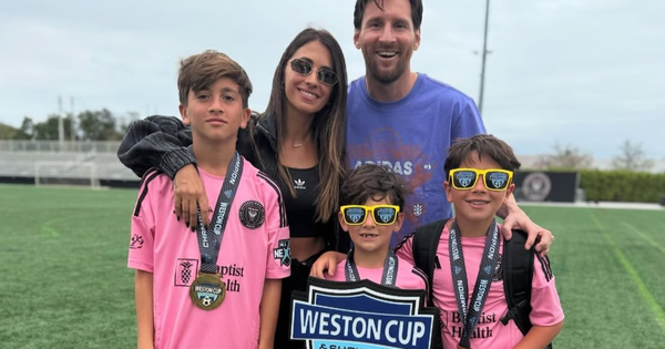 Ba con trai của Messi giành 3 chức vô địch bóng đá trong cùng một ngày ...