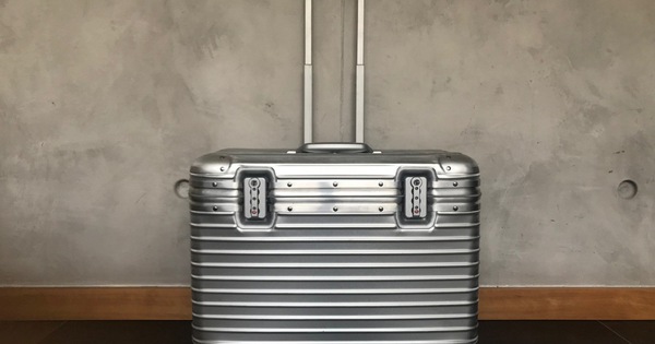 Vali phi công Rimowa: Bạn đồng hành lý tưởng cho những chuyến phiêu lưu ...